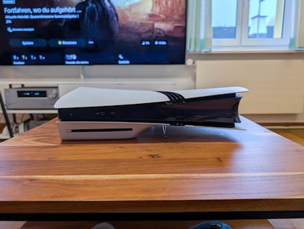 Installing an SSD and drive in your PS5 Pro’s easy - Digitec